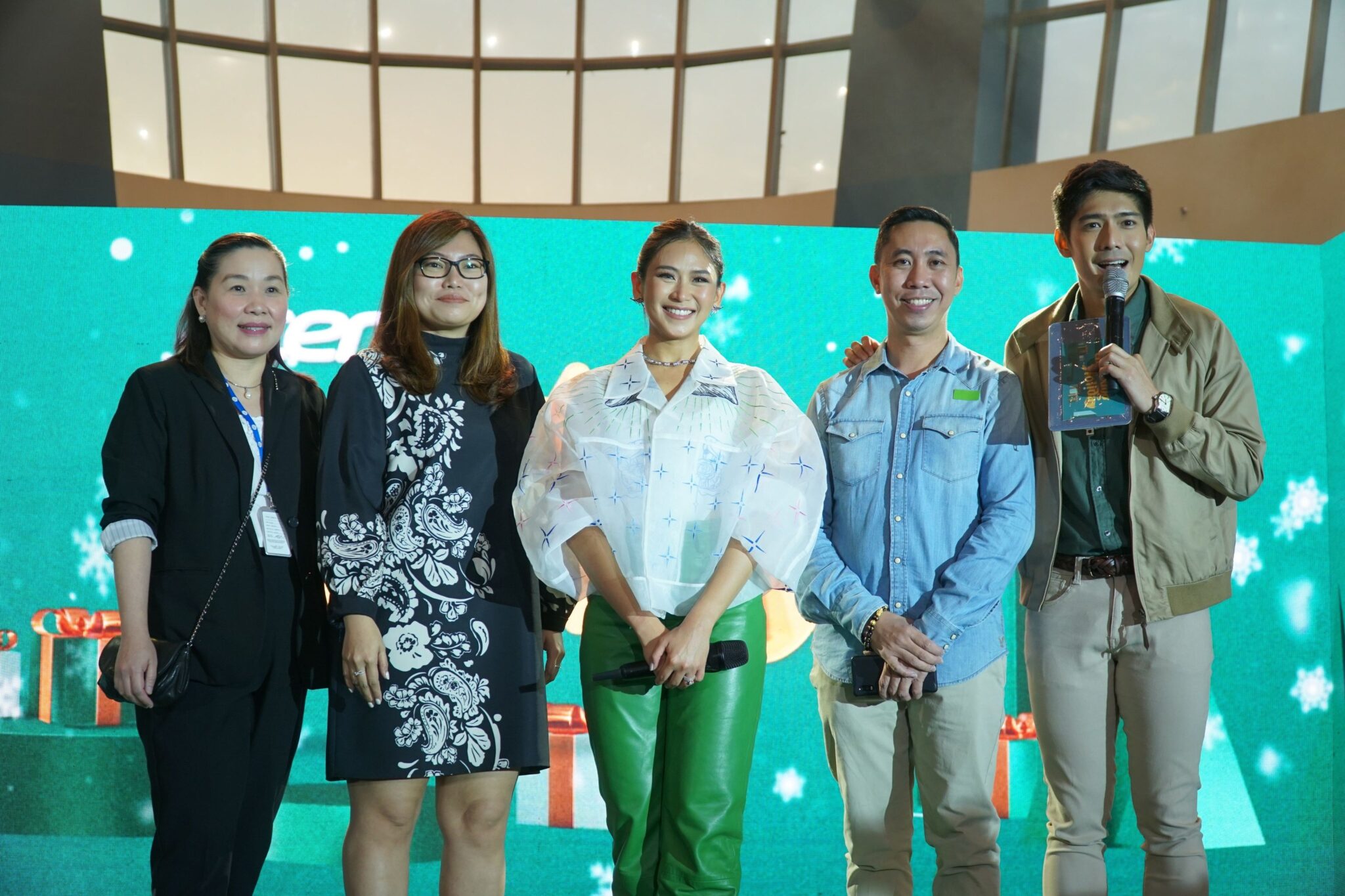 Acer welcomes the holiday season with bigger and better surprises in ...